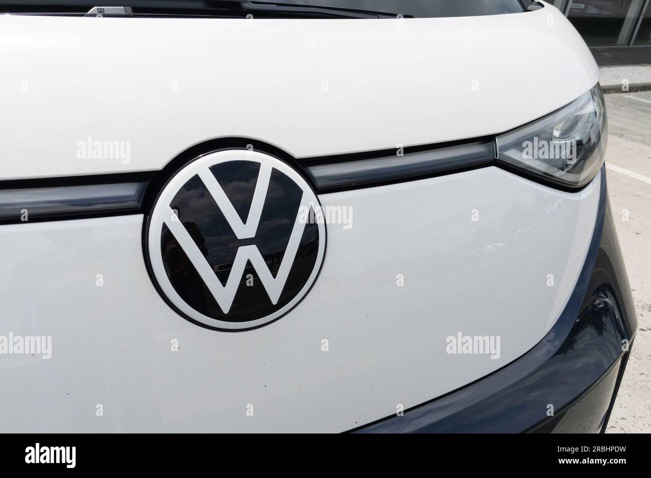 Bordeaux , France - 06 27 2023 : vw ID Buzz batterie minivan électrique ...