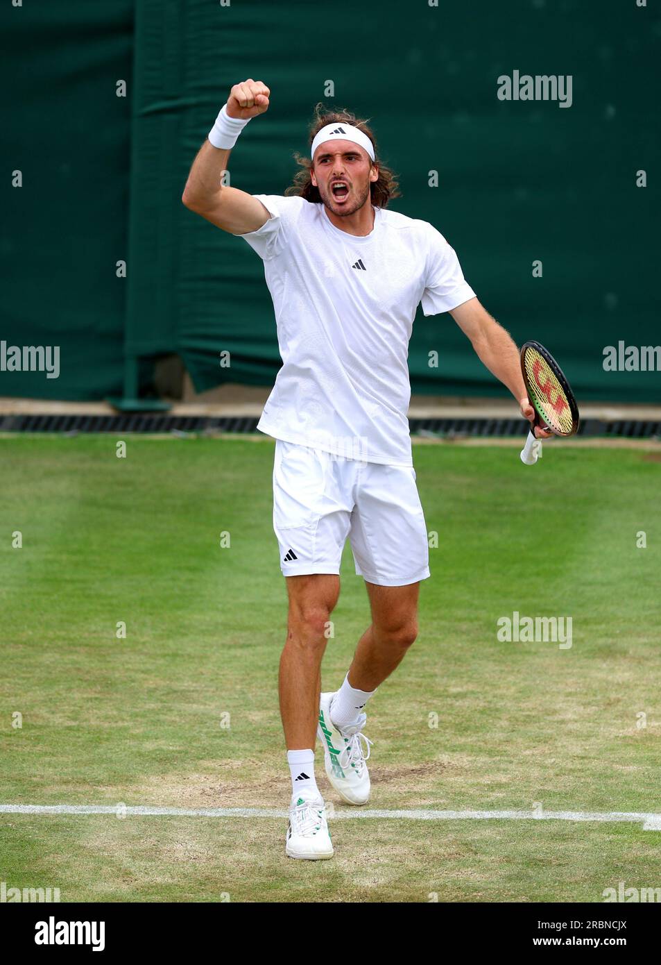 Stefanos Tsitsipas célèbre lors du cinquième set de son Gentlemen's ...