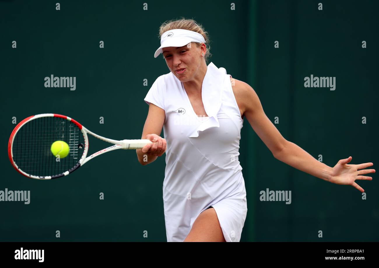 Alina Korneeva lors de son match en simple féminin le huitième jour des ...