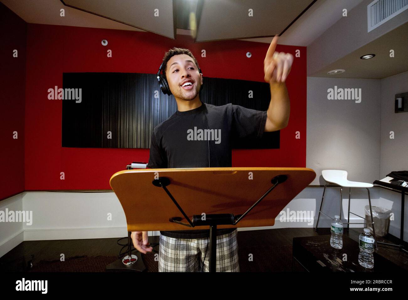 RUBY GILLMAN, TEENAGE KRAKEN, Jaboukie Young-White (voix de Connor ...