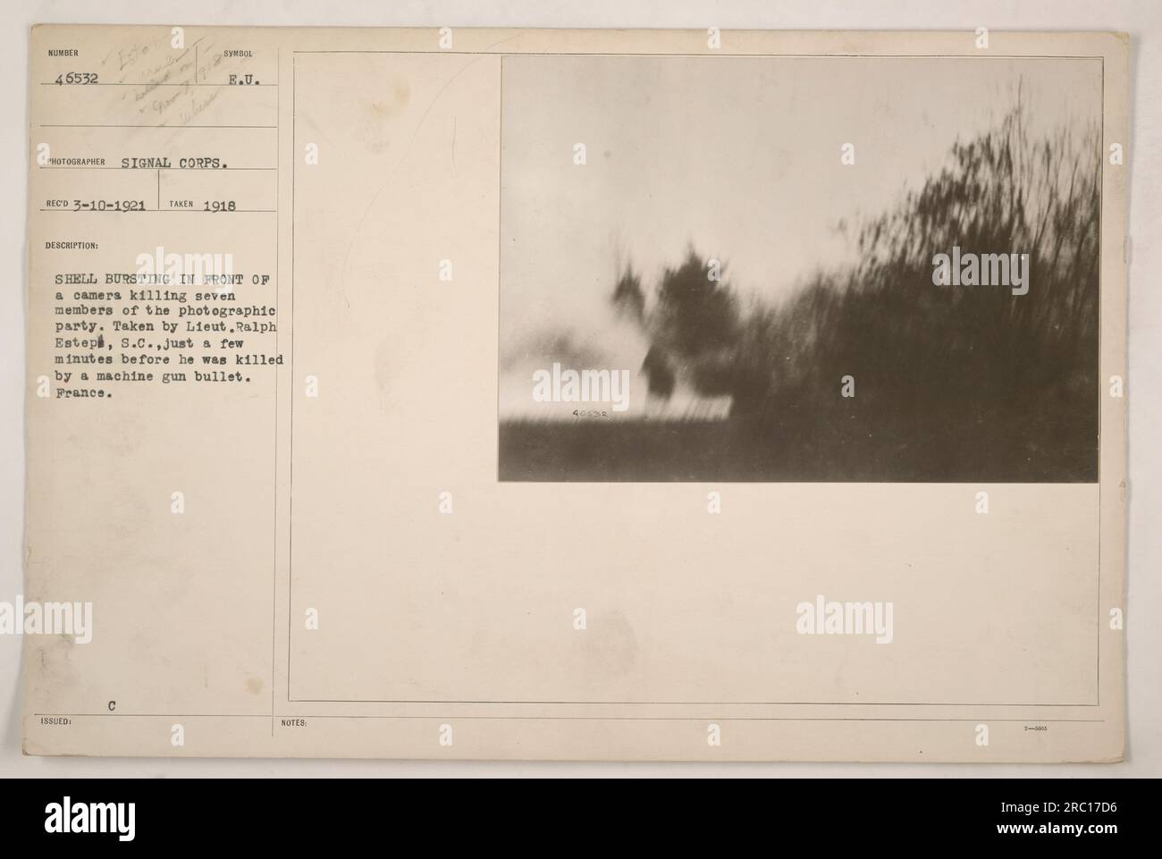 Un obus éclate devant une caméra, entraînant la mort de sept membres d ...