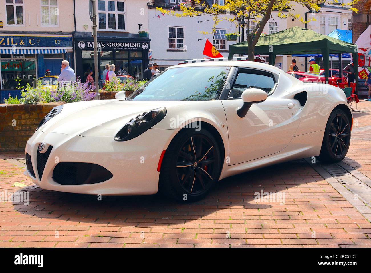 Une superbe voiture de sport Alfa Romeo 4C Tippo 960 Fixed Head coupe ...