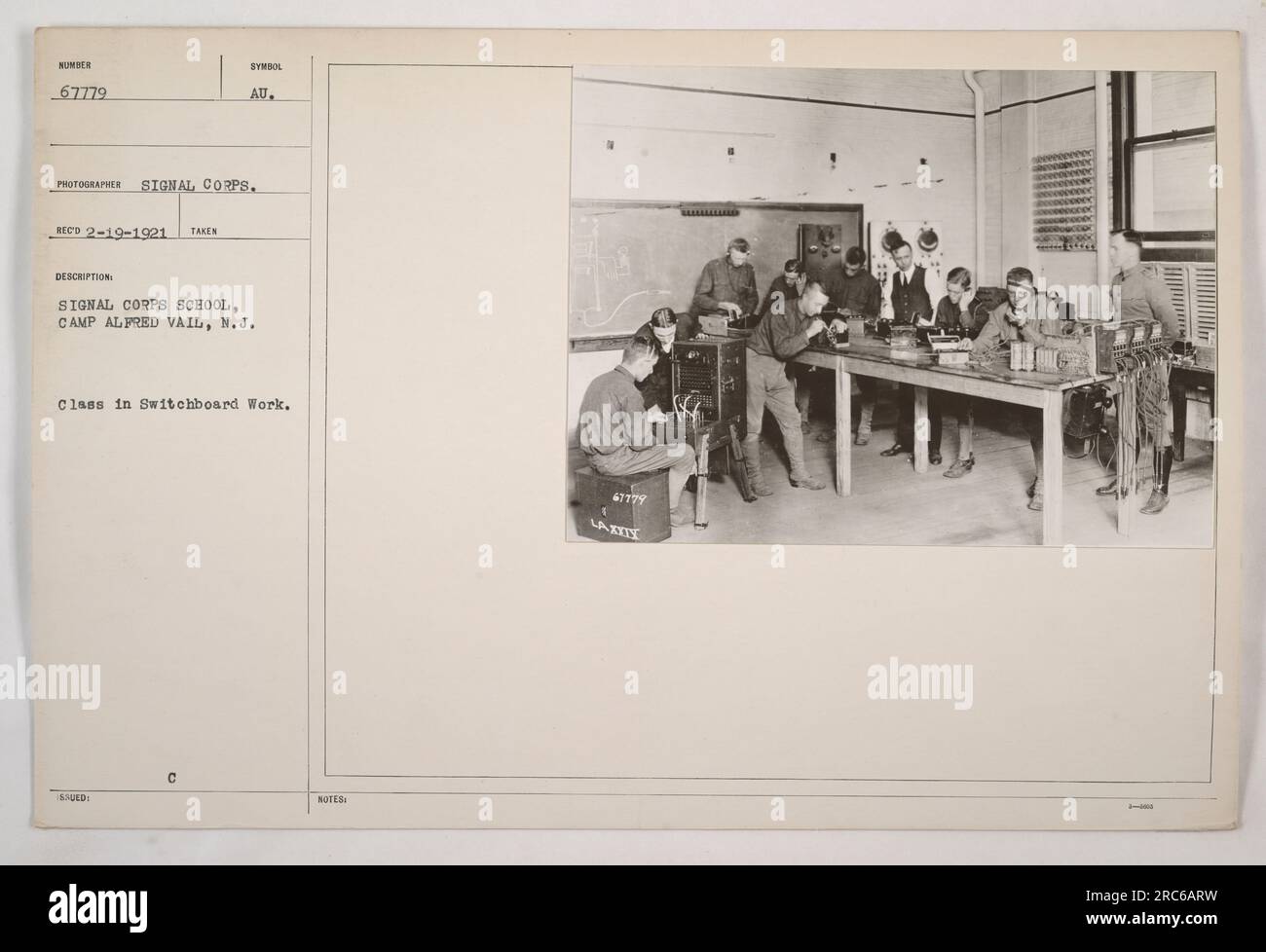 Photographie d'une classe à signal corps School à Camp Alfred Vail, New ...
