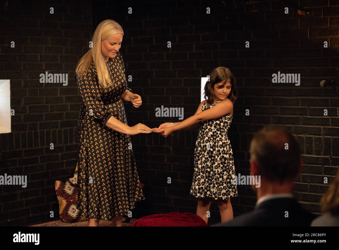 Oslo 20230615. Ellisiv a un spectacle de magie. Le couple du prince ...