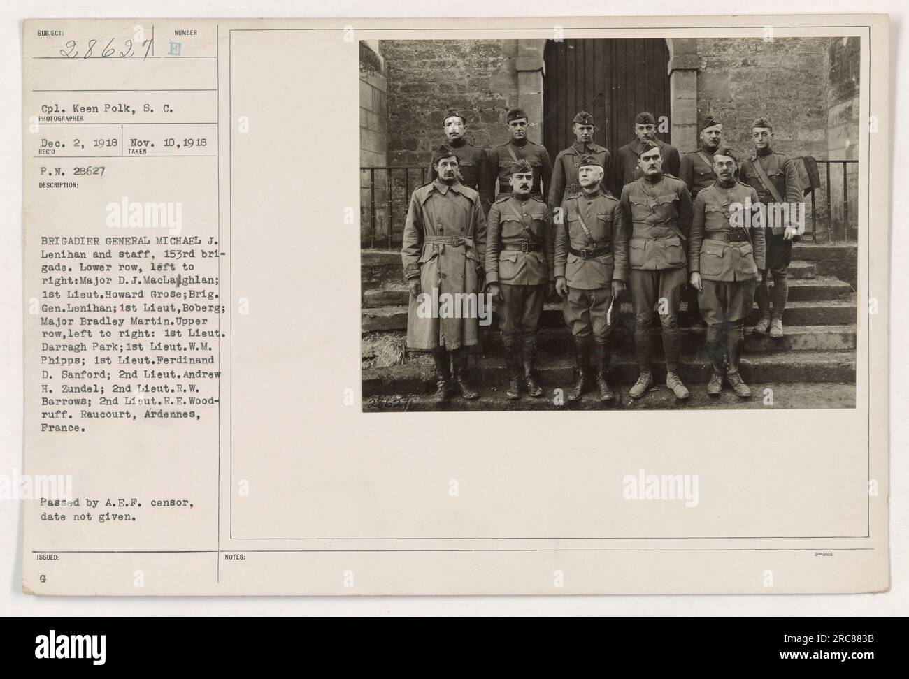 Le brigadier général Michael J. Lenihan et son état-major, de la 153e ...