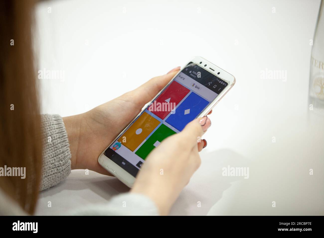 Quiz smartphone Banque de photographies et d’images à haute résolution ...