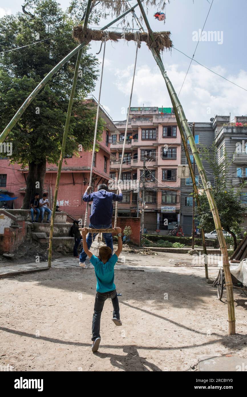 Nepal swing Banque de photographies et d’images à haute résolution - Alamy