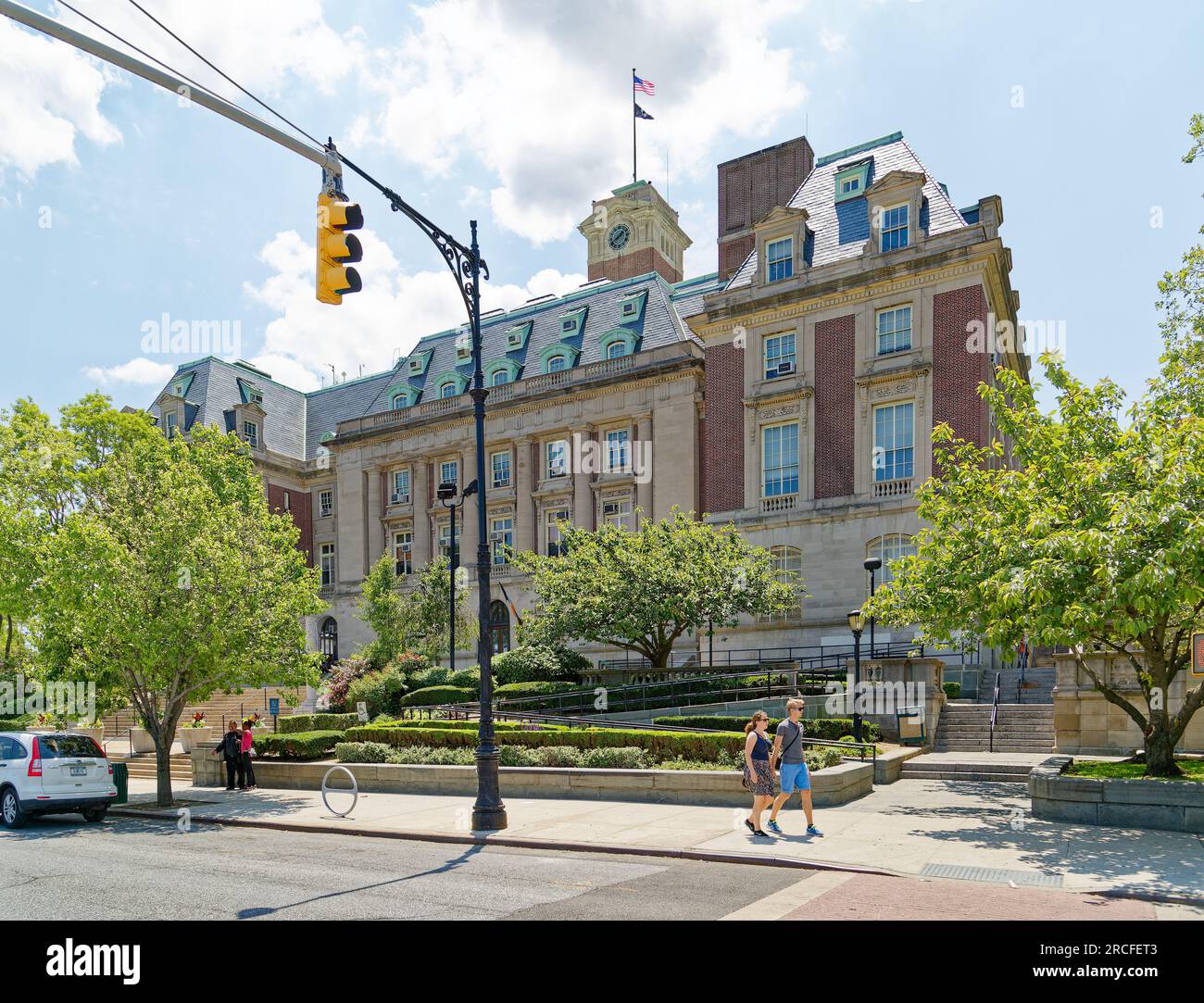 Staten Island Borough Hall a été construit en 1906 sur une colline ...