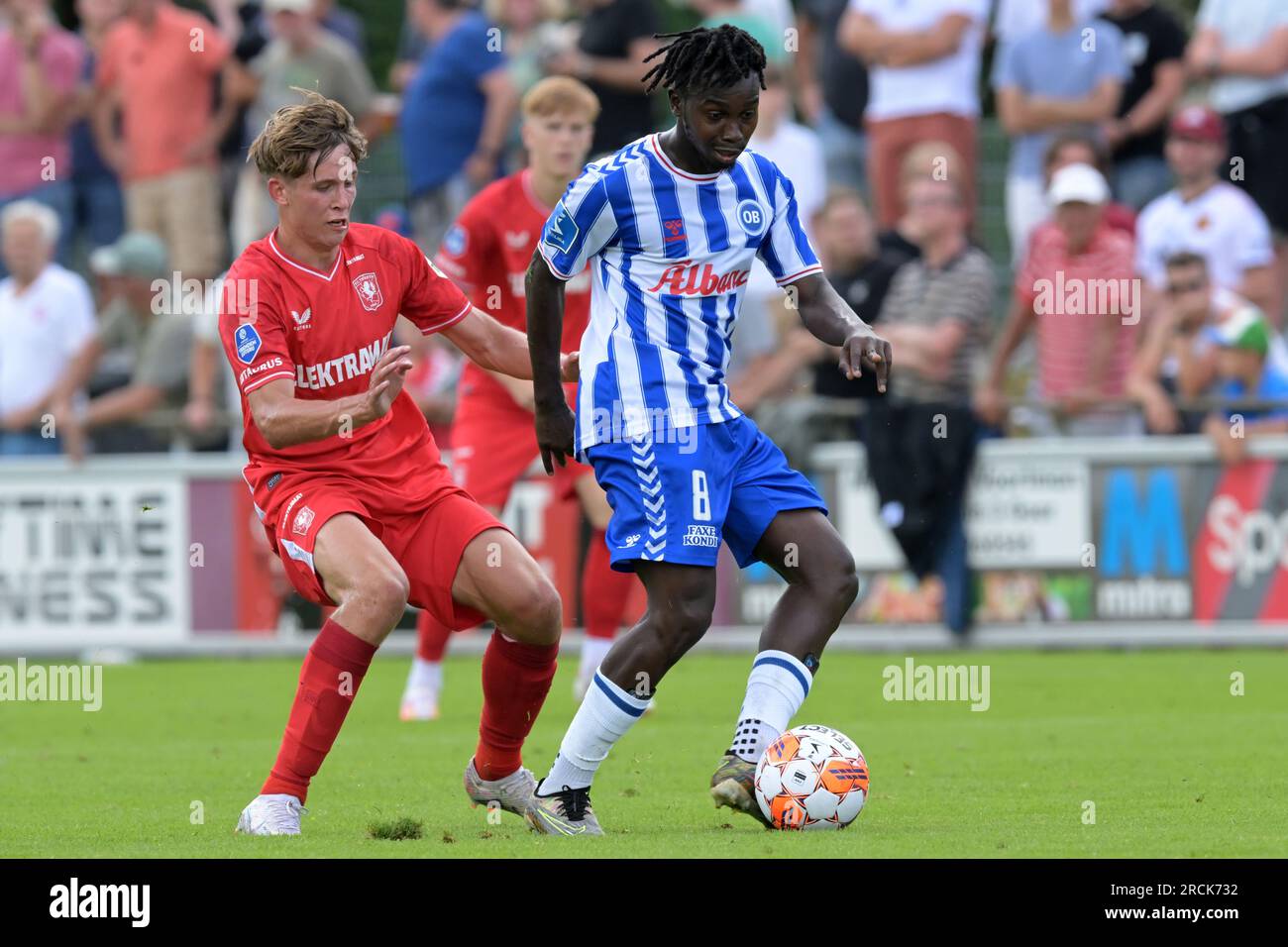GOOR - (lr) Gijs Besselink du FC Twente, Alasana Manneh d'Odense BK ...