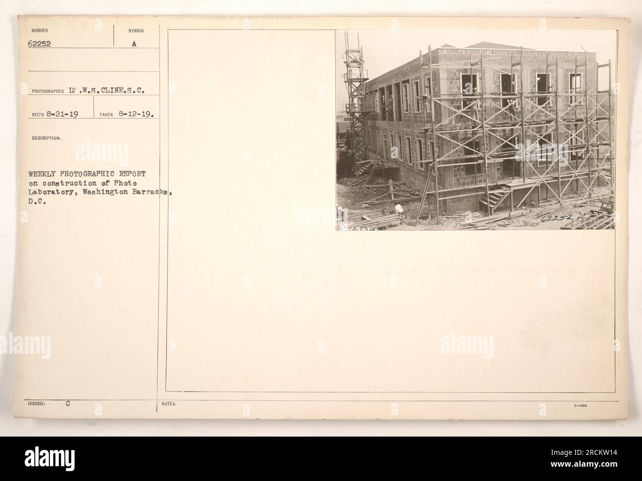 Construction d'un laboratoire photo à Washington Barracks, D.C, capturé ...