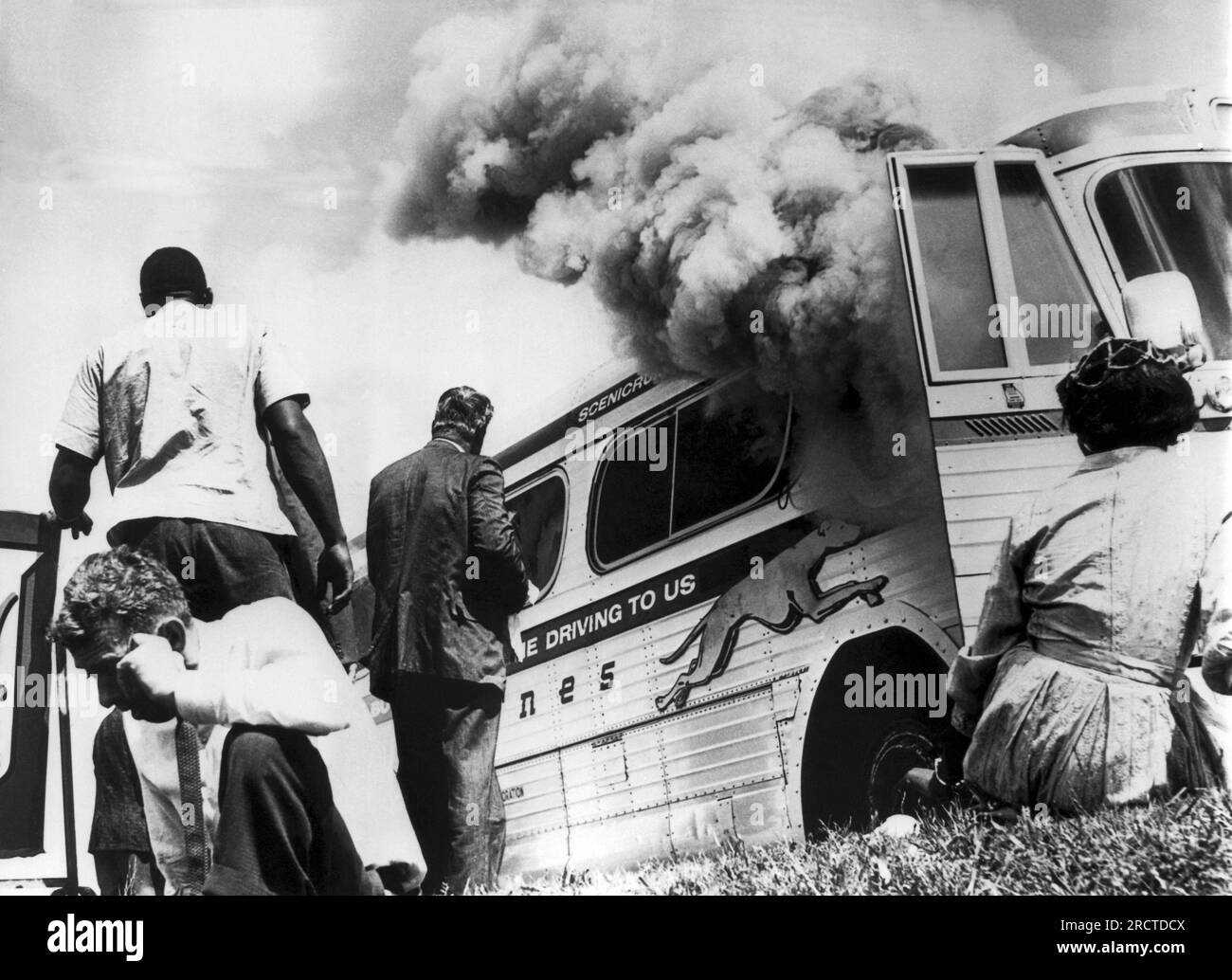 Anniston, Alabama : Mai 14,1961 Freedom Riders sur un bus Greyhound ...