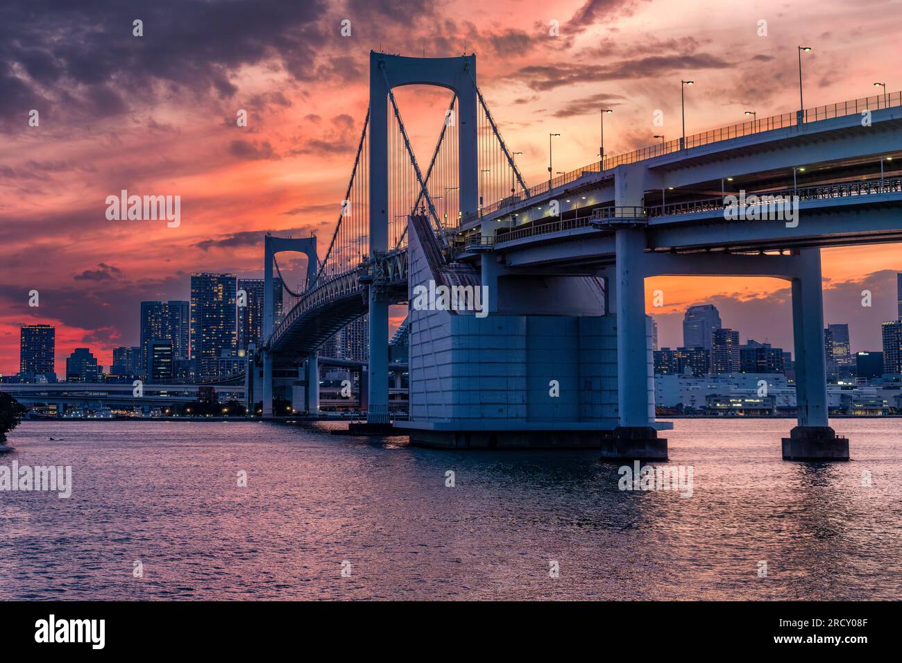 Rainbow bridge tokyo Banque de photographies et d’images à haute ...