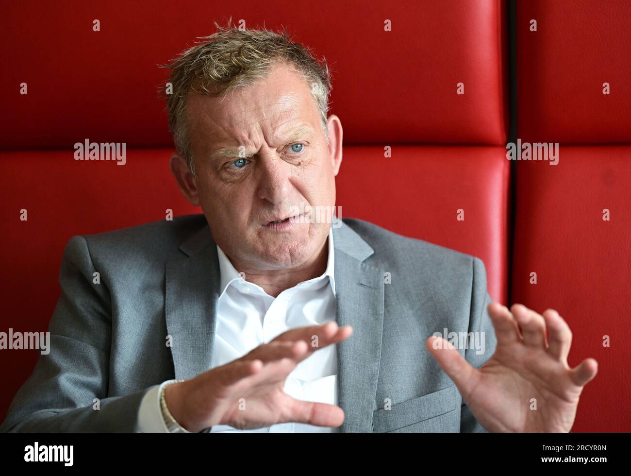 Fabelhafte Roman Zitzelsberger Krank Bilder