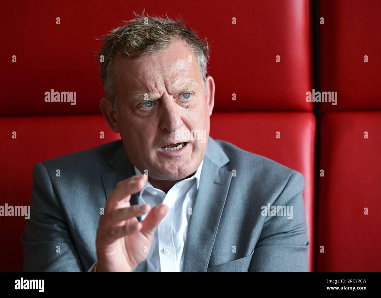 Fabelhafte Roman Zitzelsberger Krank Bilder