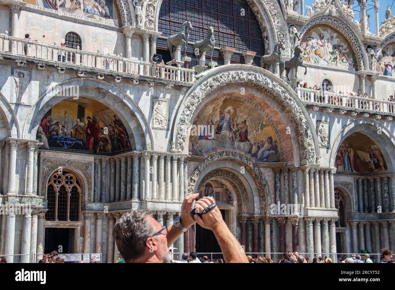 Détails de la basilique Saint-Marc ou de la basilique San Marco en ...