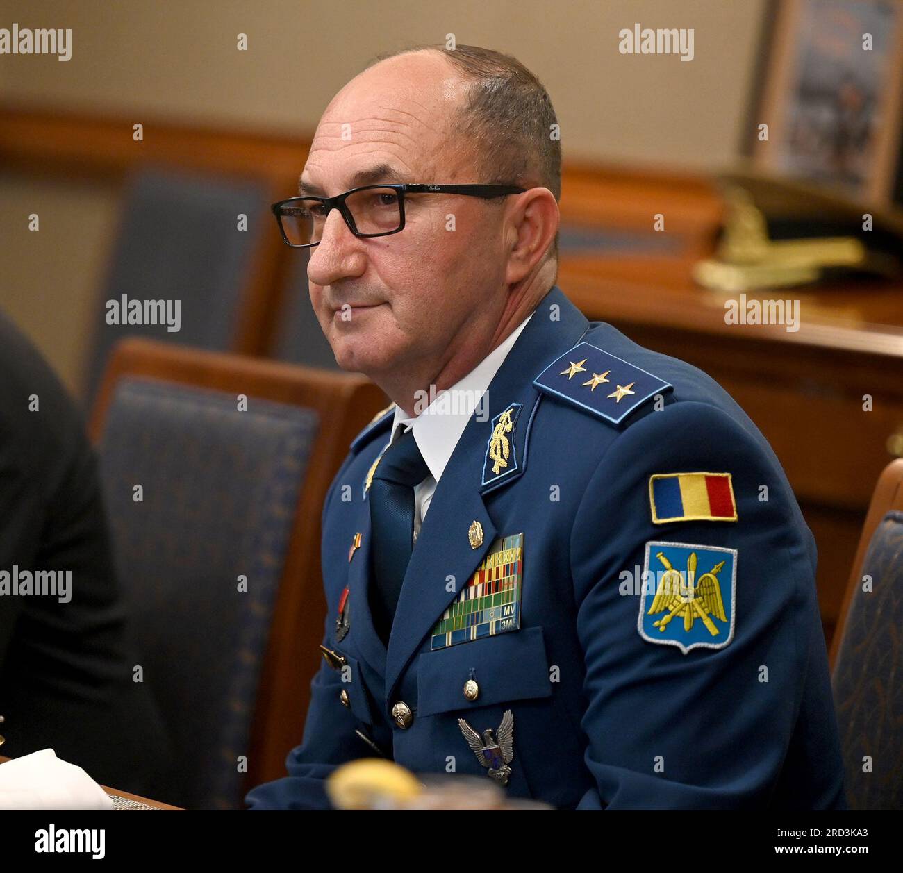 Chef d'état-major de l'armée de l'air roumaine le lieutenant général ...