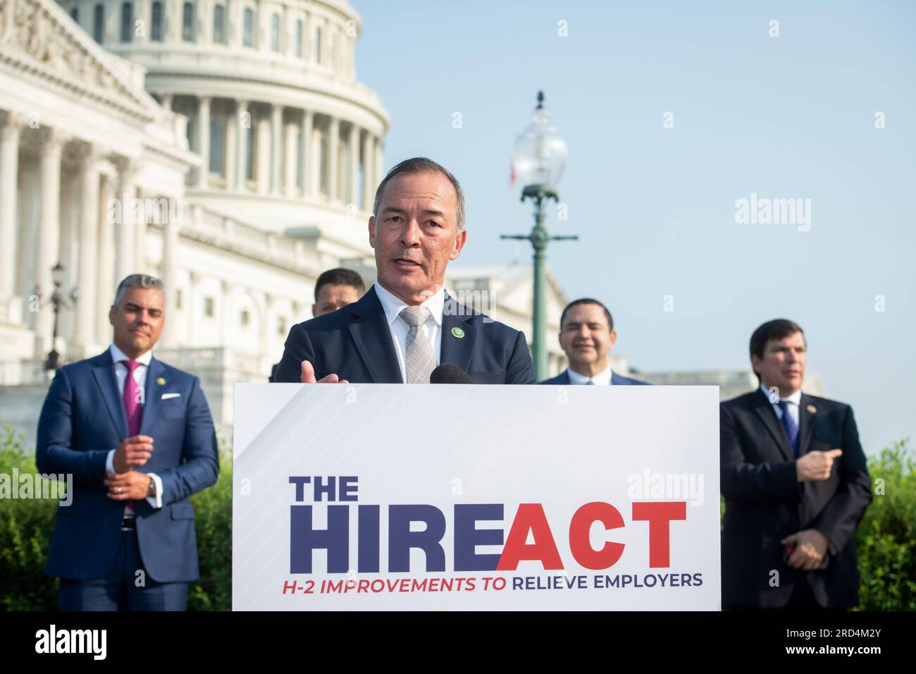 Le délégué James Moylan (Républicain de Guam) fait des remarques sur l ...