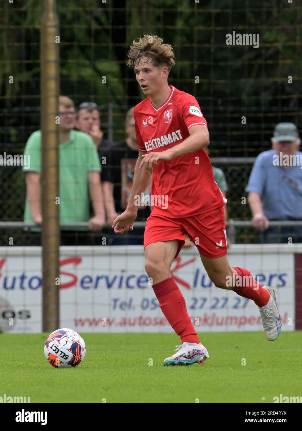GOOR - Gijs Besselink du FC Twente lors du match amical entre le FC ...
