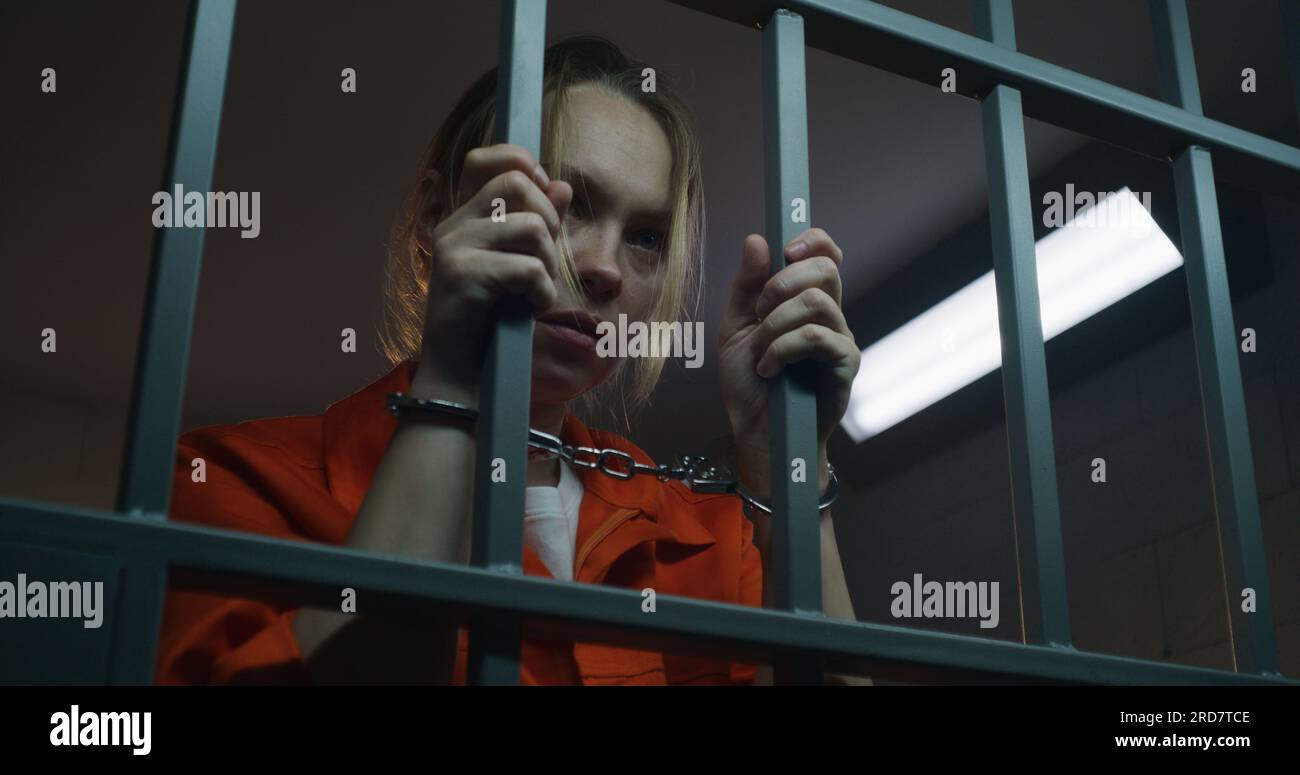 Prison détenu prisonnier femme femme Banque de photographies et d ...