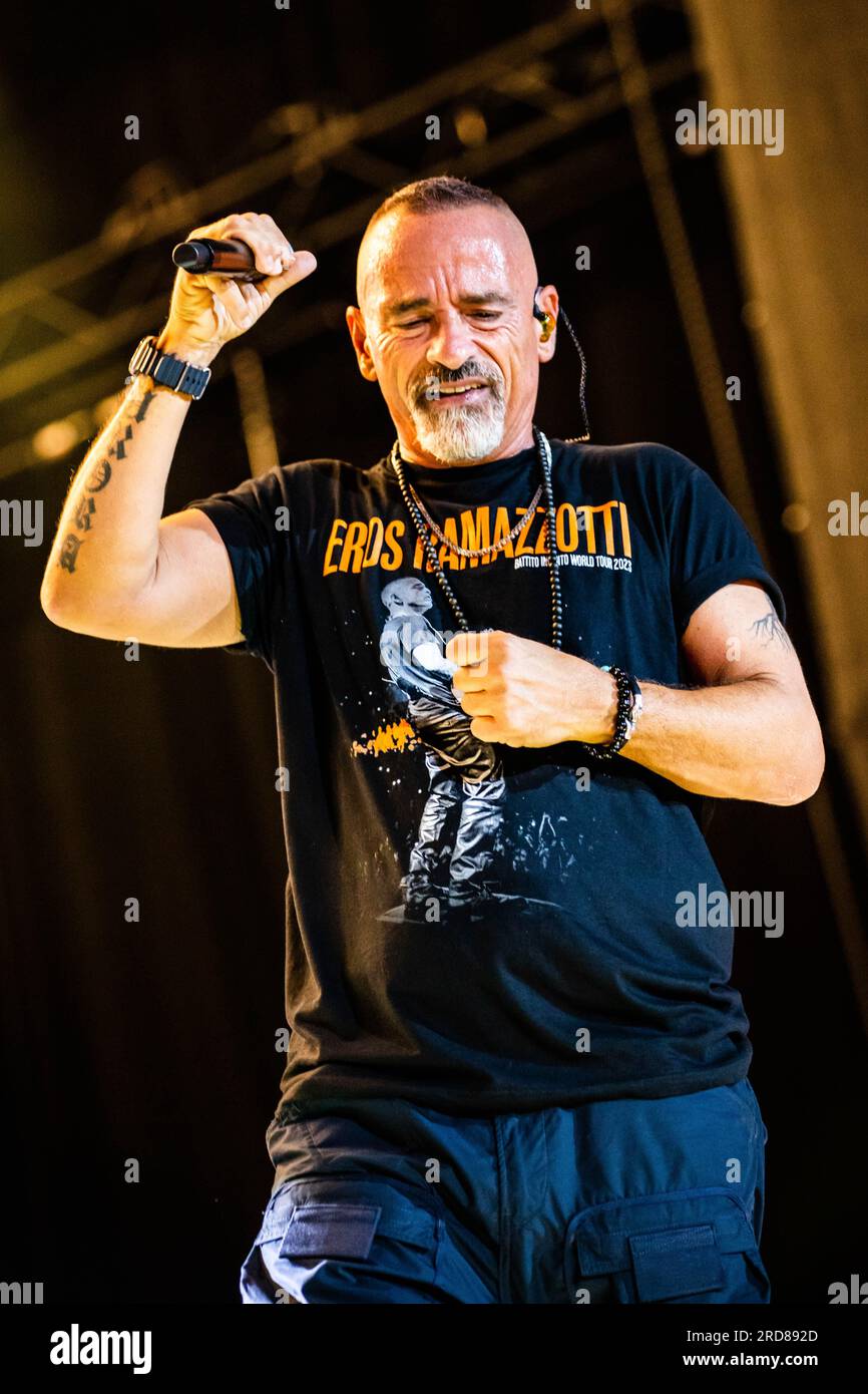 Locarno, Suisse. 18 juillet 2023. L'auteur-compositeur-interprète ...