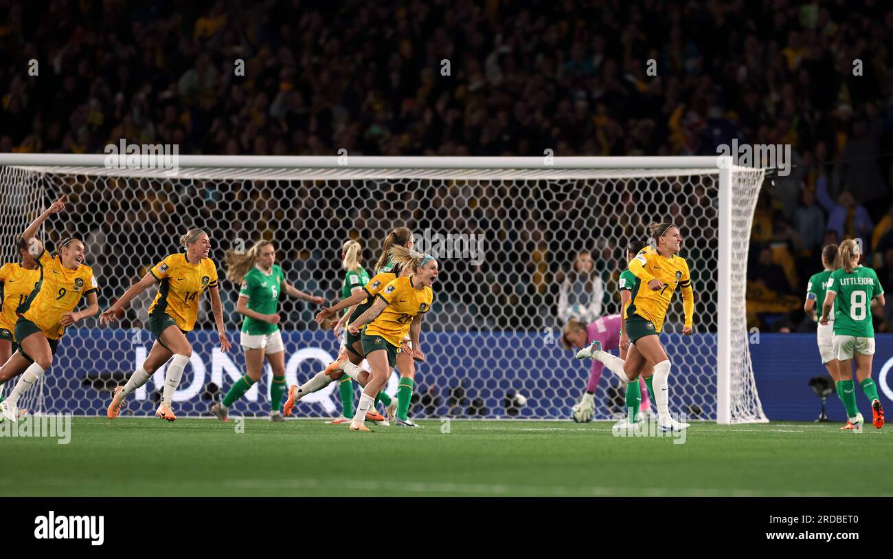 L'australienne Steph Catley célèbre le premier but de son équipe lors ...