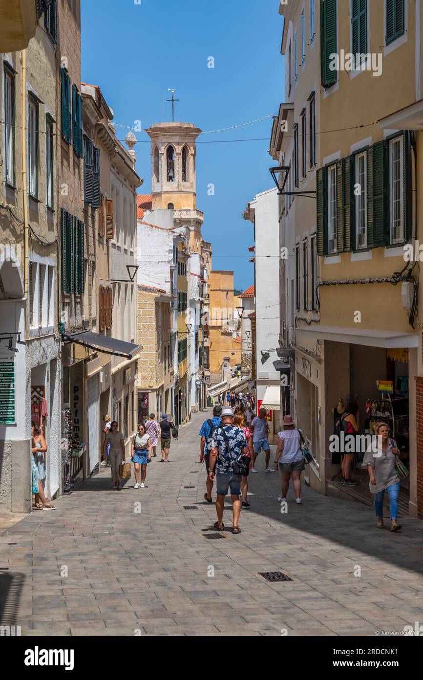Mahon street people shopping Banque de photographies et d’images à ...