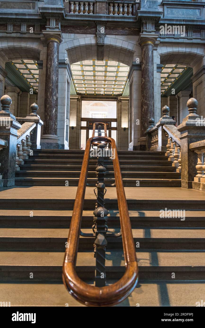 La gare d'Anvers, Antwerp-Central, est l'une des plus belles gares ...