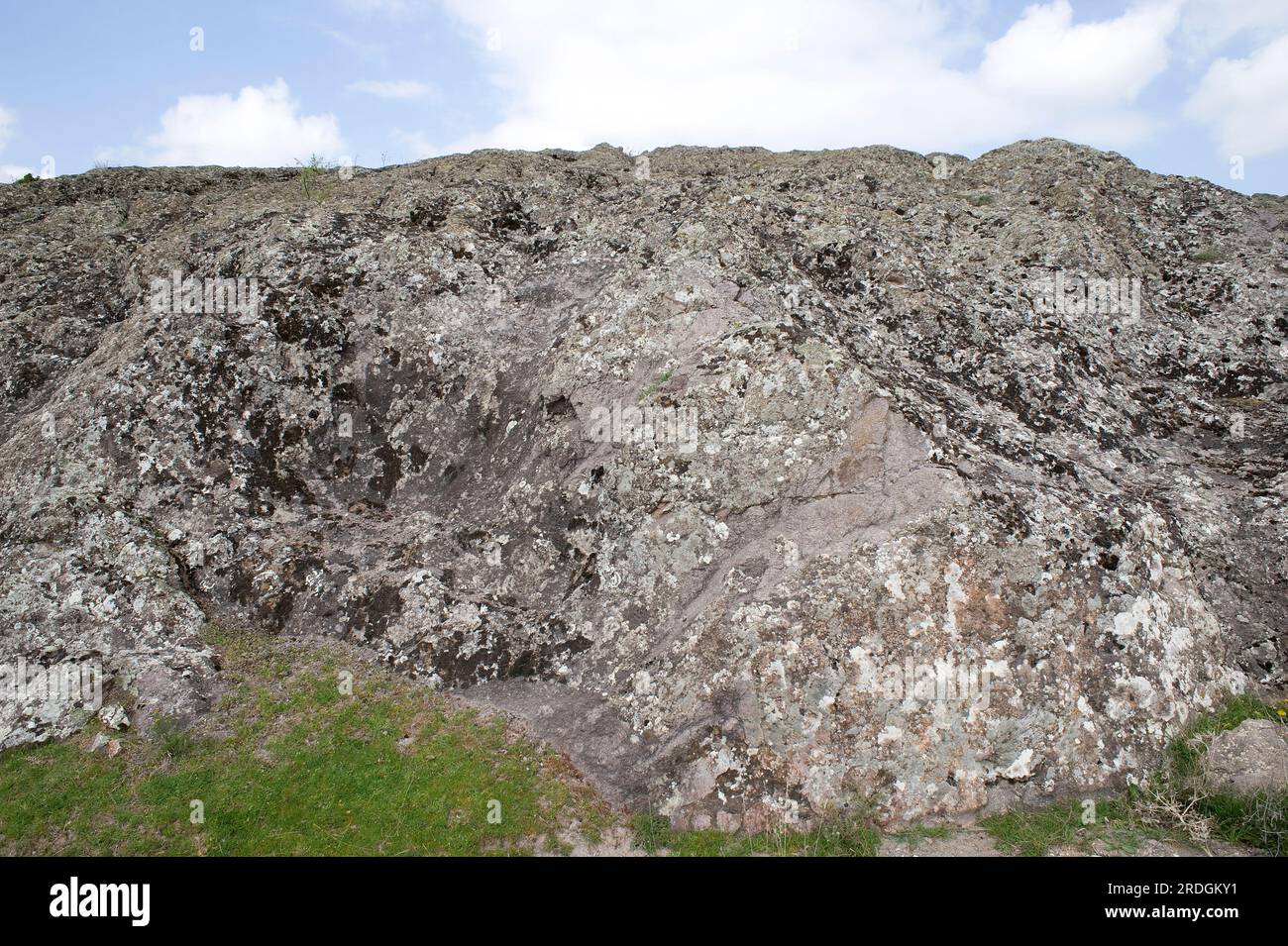 L'andésite est une roche volcanique ou extrusive à texture aphanitique ou porphyritique. Est une ...