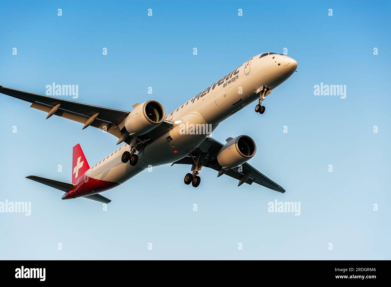 Embraer e195 Banque de photographies et d’images à haute résolution - Alamy