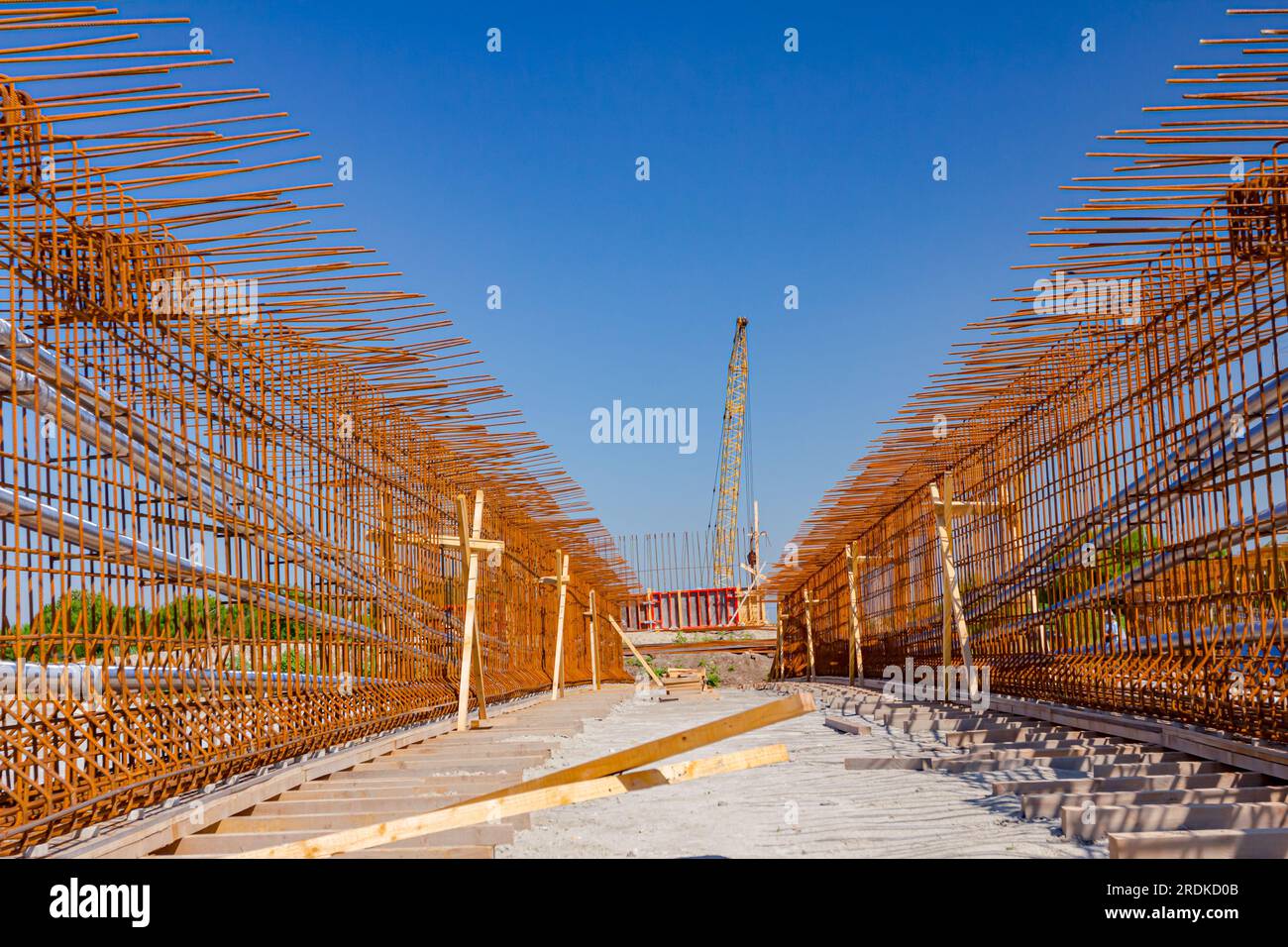 Poutre, squelette de pont, armature, installation de tiges d'armature ...