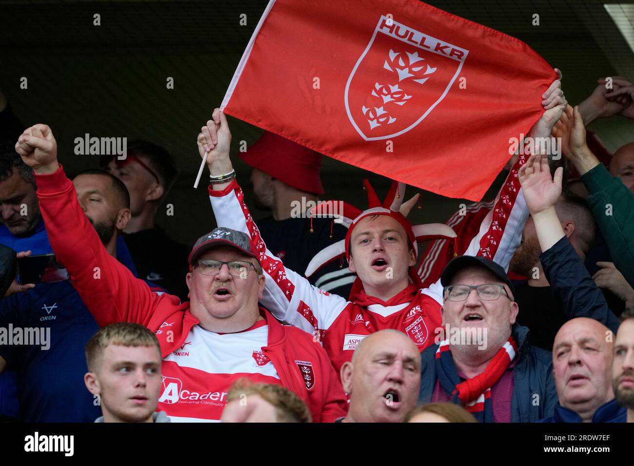 Un fan de Hull KR célèbre sa victoire et son voyage à Wembley lors de ...