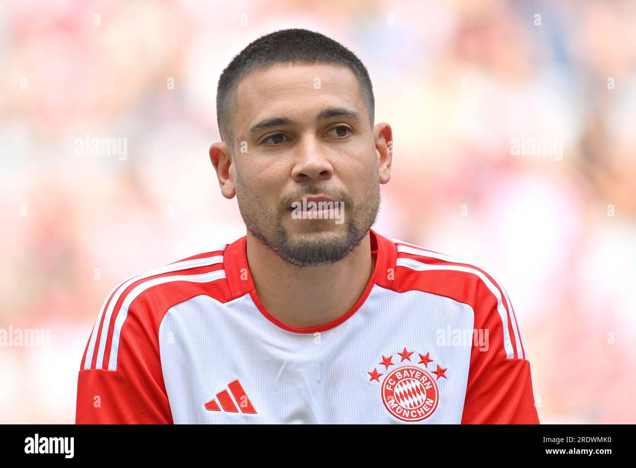 Raphael GUERREIRO (FC Bayern Munich), action, image unique, motif ...