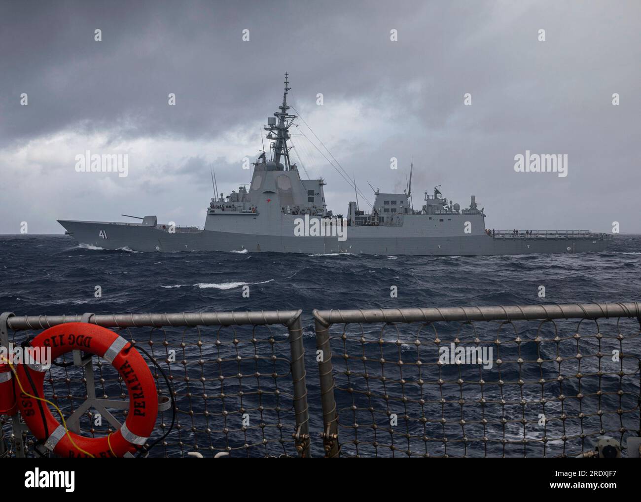 MER DE CORAIL (19 juillet 2023) le destroyer de classe Hobart HMAS ...