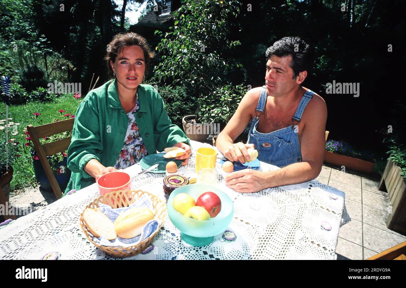 Angela Fritzsch, deutsche Fernsehmoderatorin, mit Ehemann Arnold Fritzsch beim Frühstück im ...