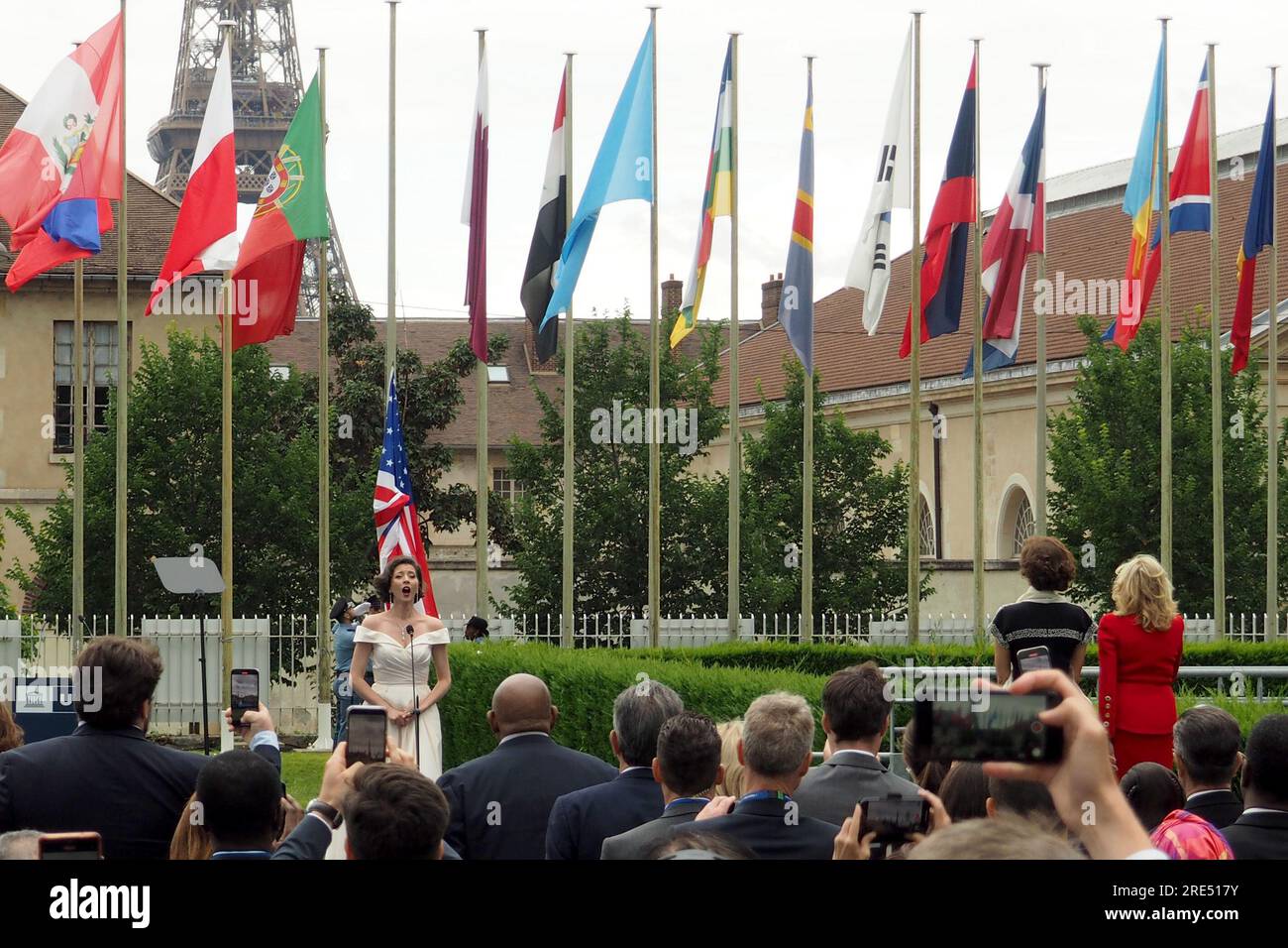 25 juillet 2023, France, Paris : Jill Biden (droite), première dame des ...