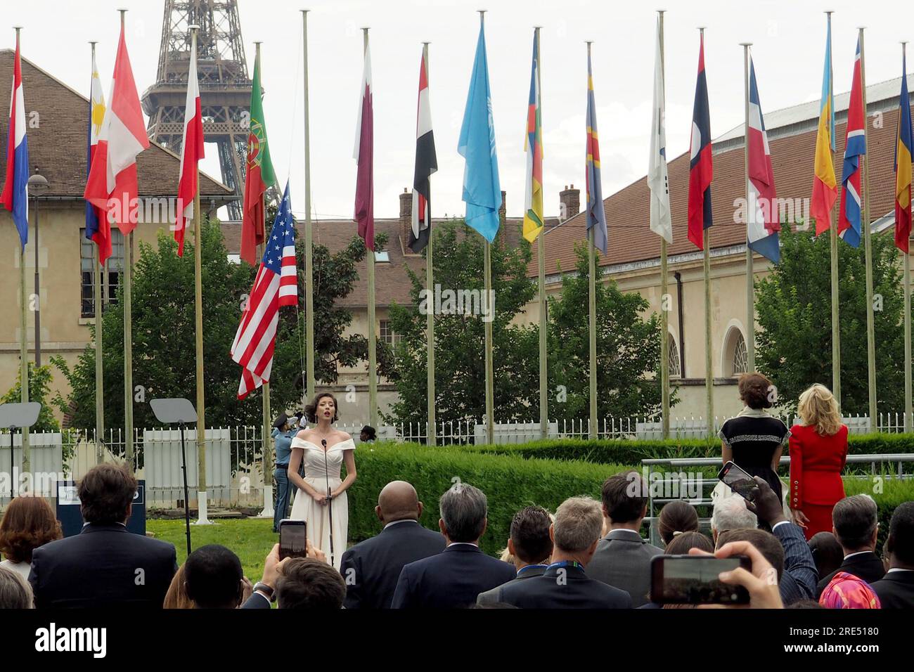 25 juillet 2023, France, Paris : Jill Biden (droite), première dame des ...