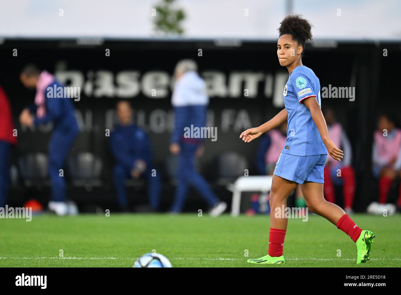 Chloé neller Banque de photographies et d’images à haute résolution - Alamy