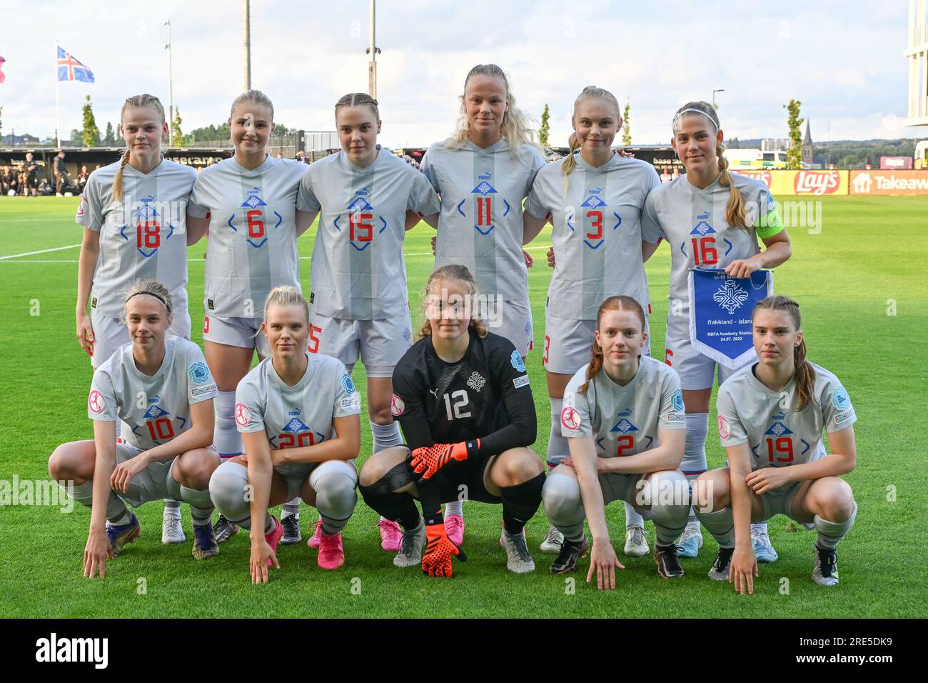 Joueuses islandaises avec Irena Hedinsdottir Gonzalez (18) d'Islande ...