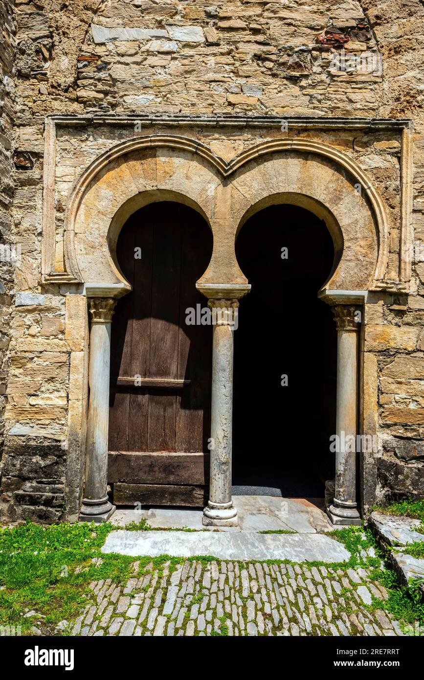 Arc en fer à cheval Banque de photographies et d’images à haute ...