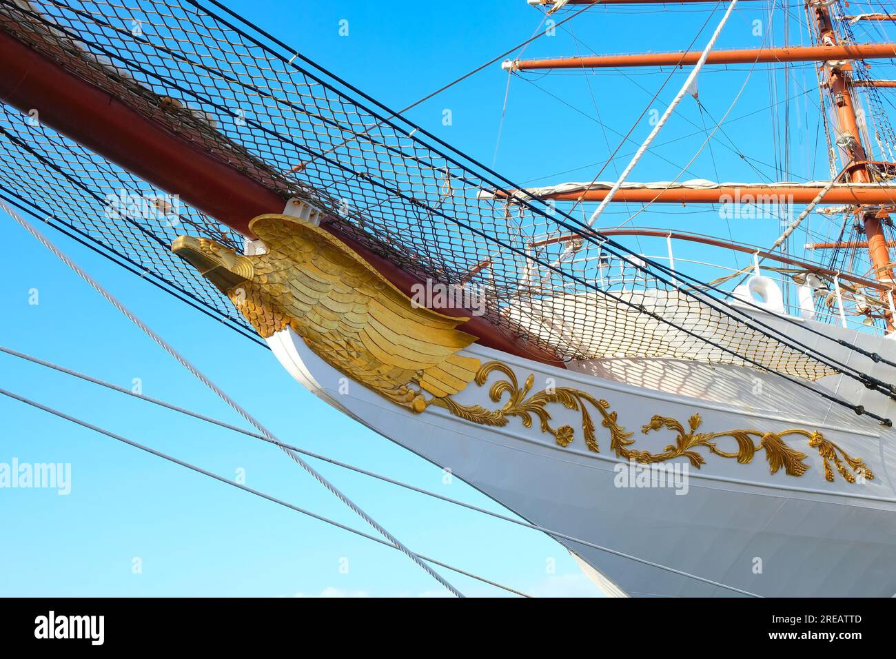 Figure de proue à la proue d'un yacht Banque de photographies et d ...