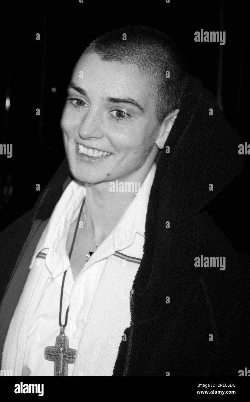 Sinead o'connor Banque d'images noir et blanc - Alamy