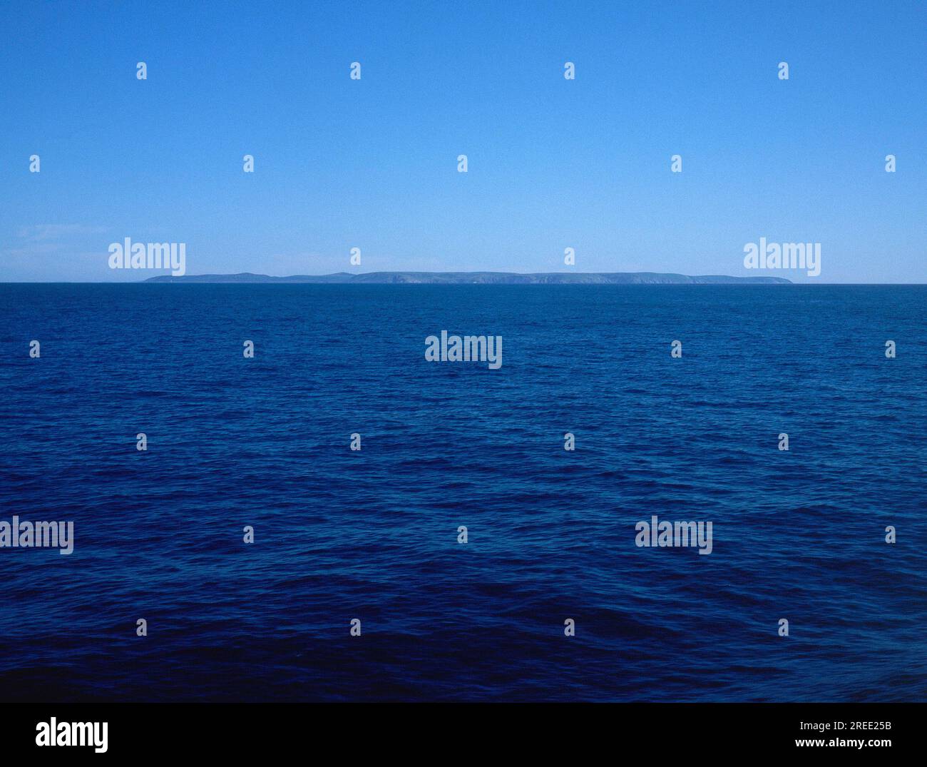 DESEMBOCADURA DEL RIO SAN LORENZO-VISTA DE LA ISLA DE ANTICOSTI - FOTO ...