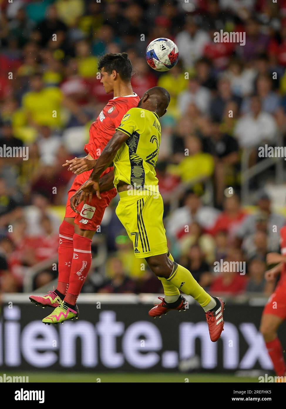 27 juillet 2023 : le défenseur de Toluca Adrian Mora (27 ans) dirige le ...