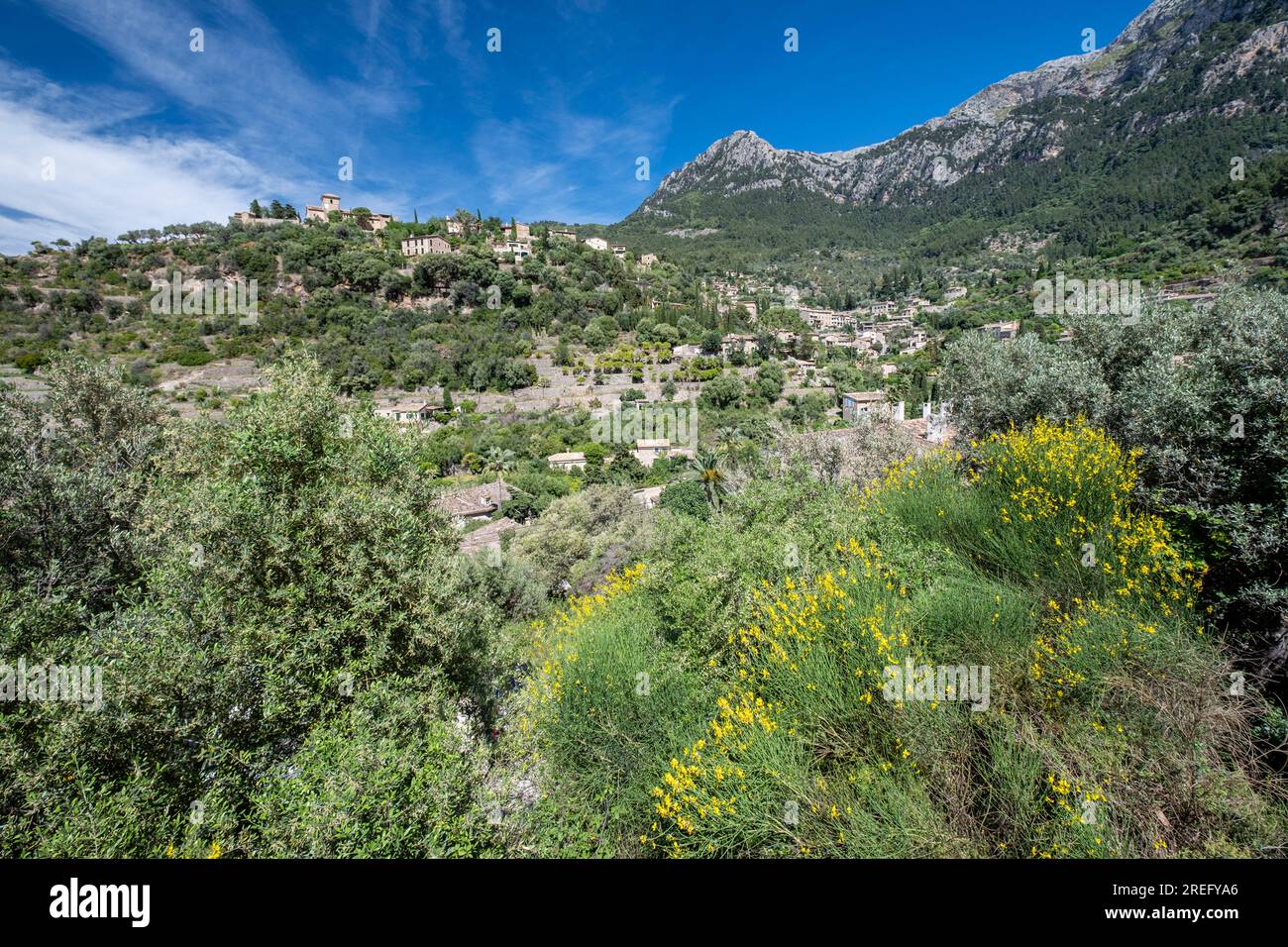 Deya mallorca Banque de photographies et d’images à haute résolution ...