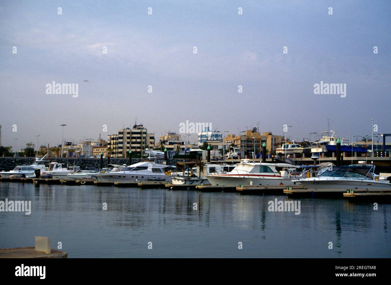 Kuwait city harbor Banque de photographies et d’images à haute ...