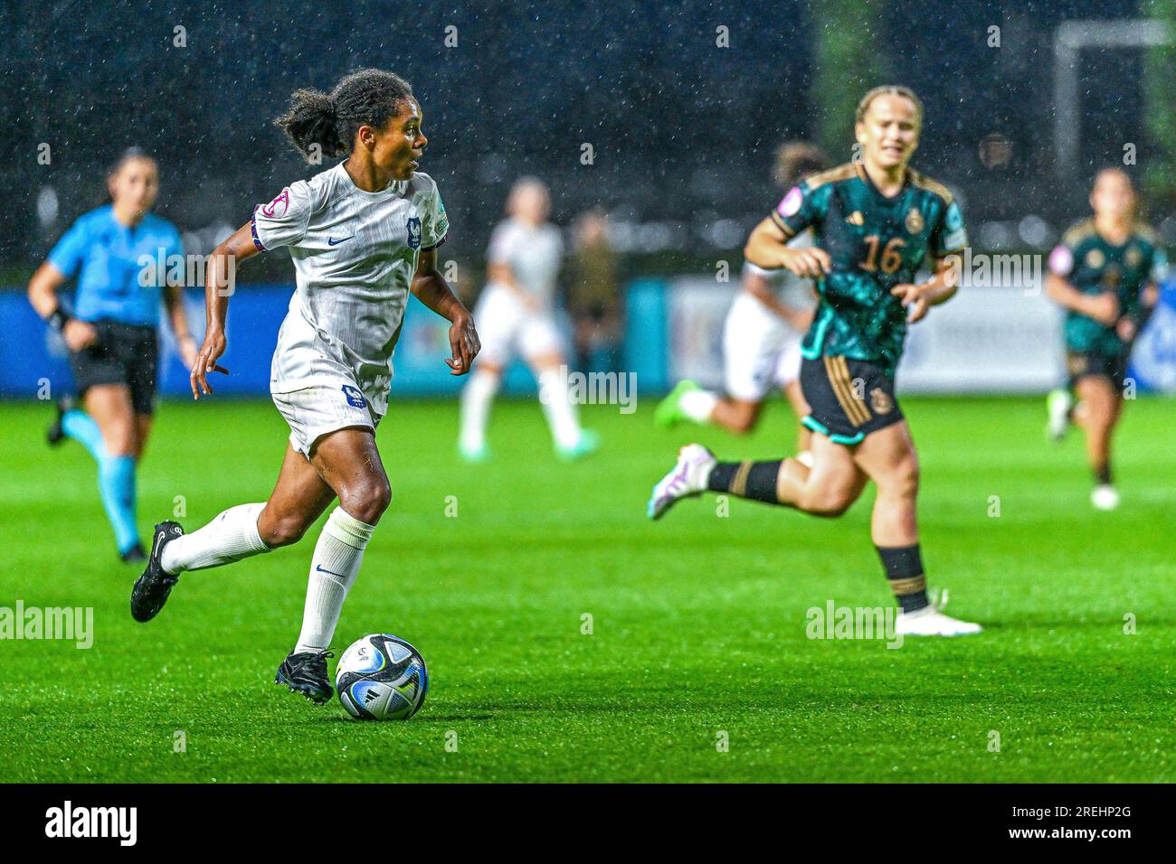 Tubize, Belgique. 27 juillet 2023. Fiona Liaigre (12 ans) de France ...
