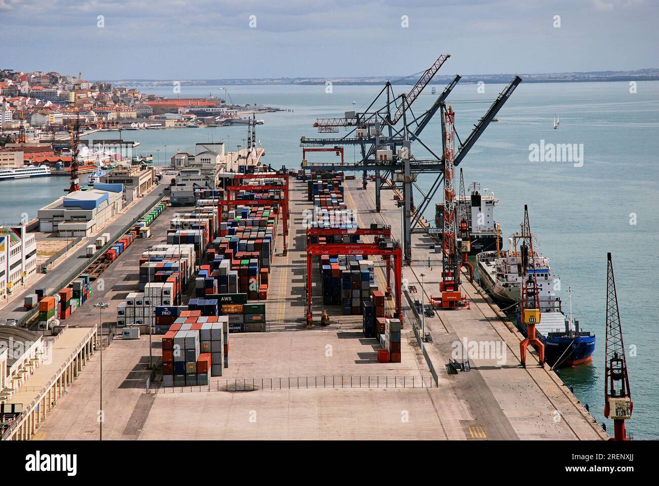 Doca de alcantara Banque de photographies et d’images à haute ...