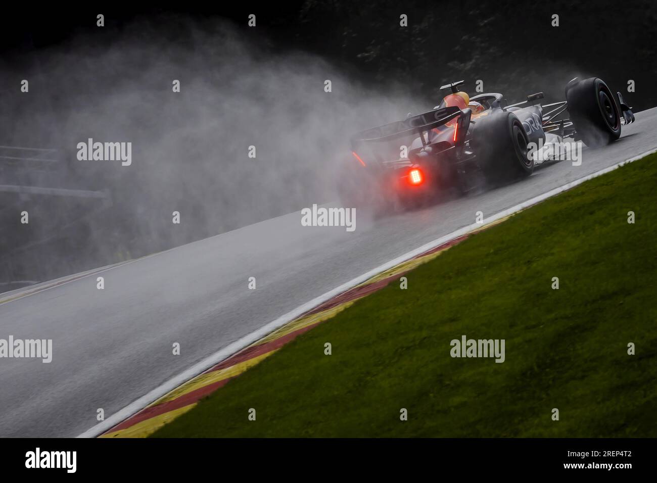 SPA - Max Verstappen (Red Bull Racing) lors de la fusillade sprint sur le circuit de Spa ...