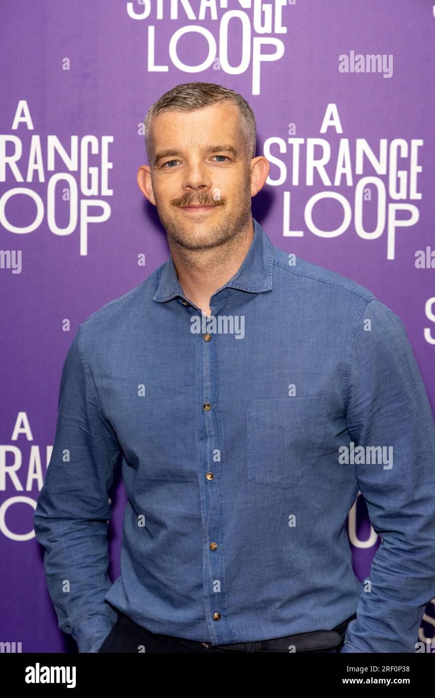 Red Carpet arrivées à Press Night pour 'A Strange Loop' au Barbican Featuring : Russell Tovey où ...