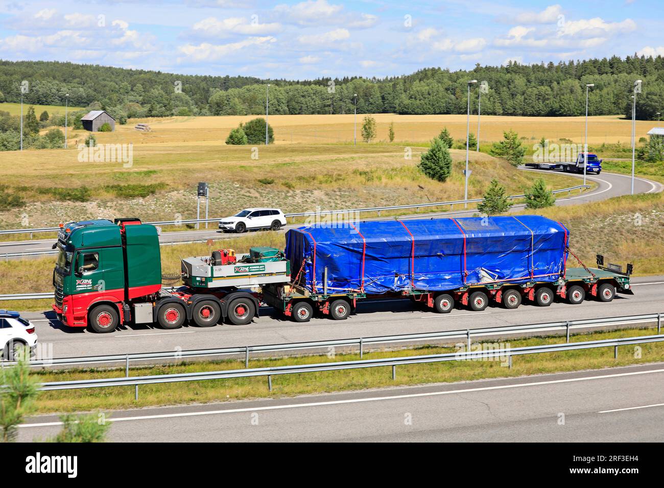 Camion multi essieux Banque de photographies et d’images à haute ...